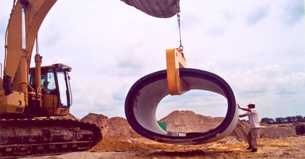 How C-Type Lifting Hooks Can Reduce Workplace Injuries